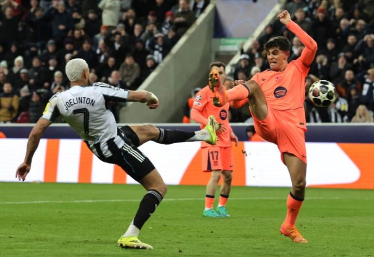Yamal cứu Barca thoát thua ở lượt đi tại Champions League